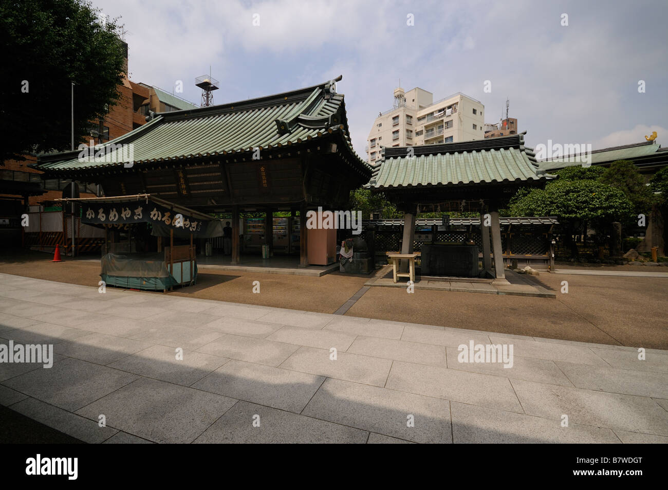 Yushima tenjin shinto shrine ueno Banque de photographies et d’images à ...