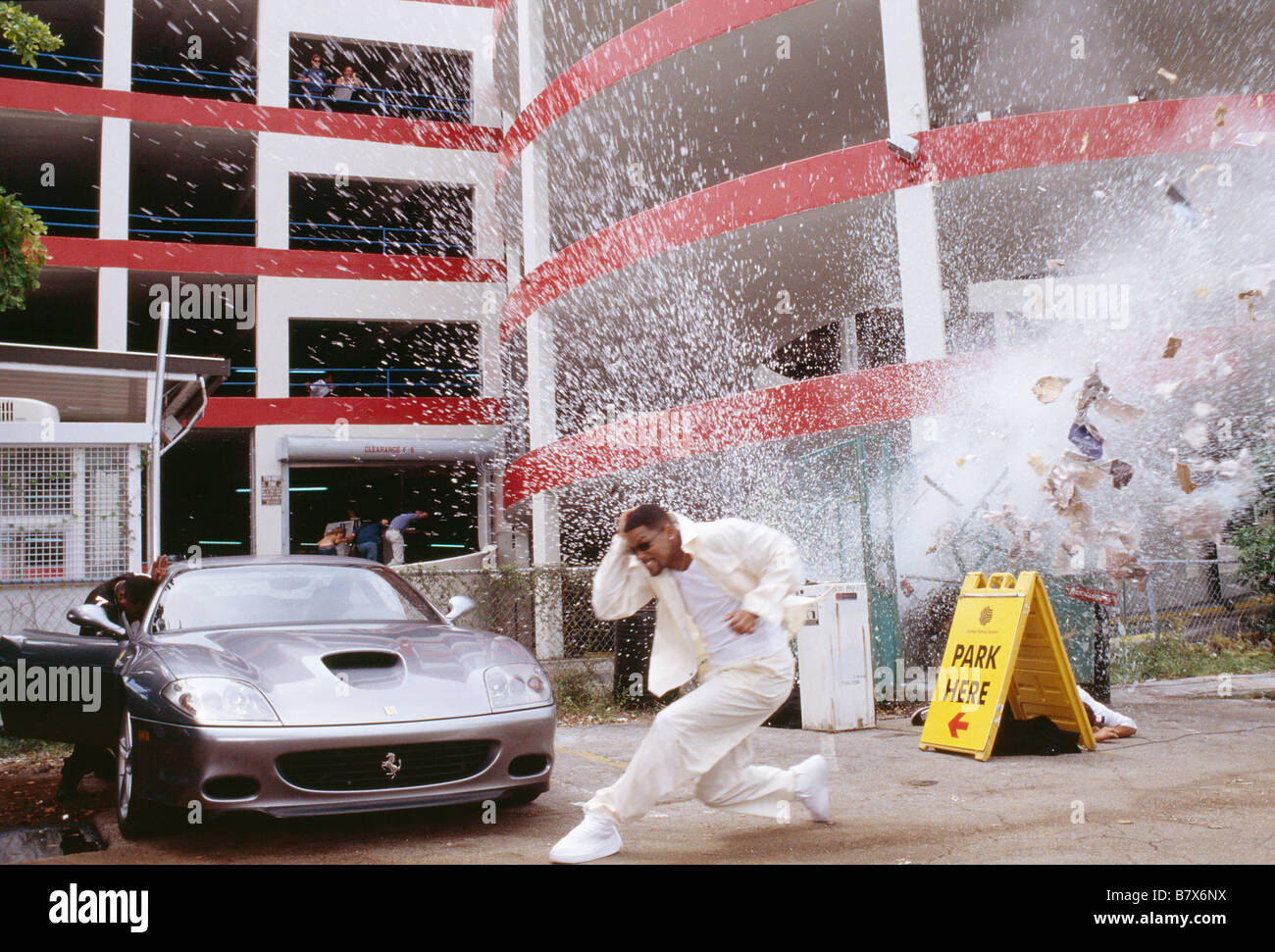 Michael bay explosion Banque de photographies et d’images à haute ...