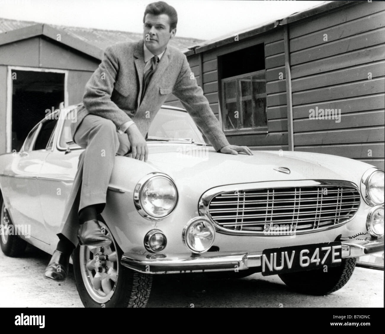 Roger Moore avec le Volvo 1800 Voiture de sport pour la série TV Le ...
