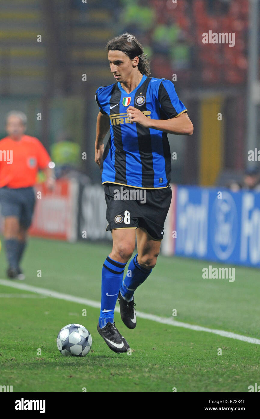 Zlatan ibrahimovic inter Banque de photographies et d’images à haute ...