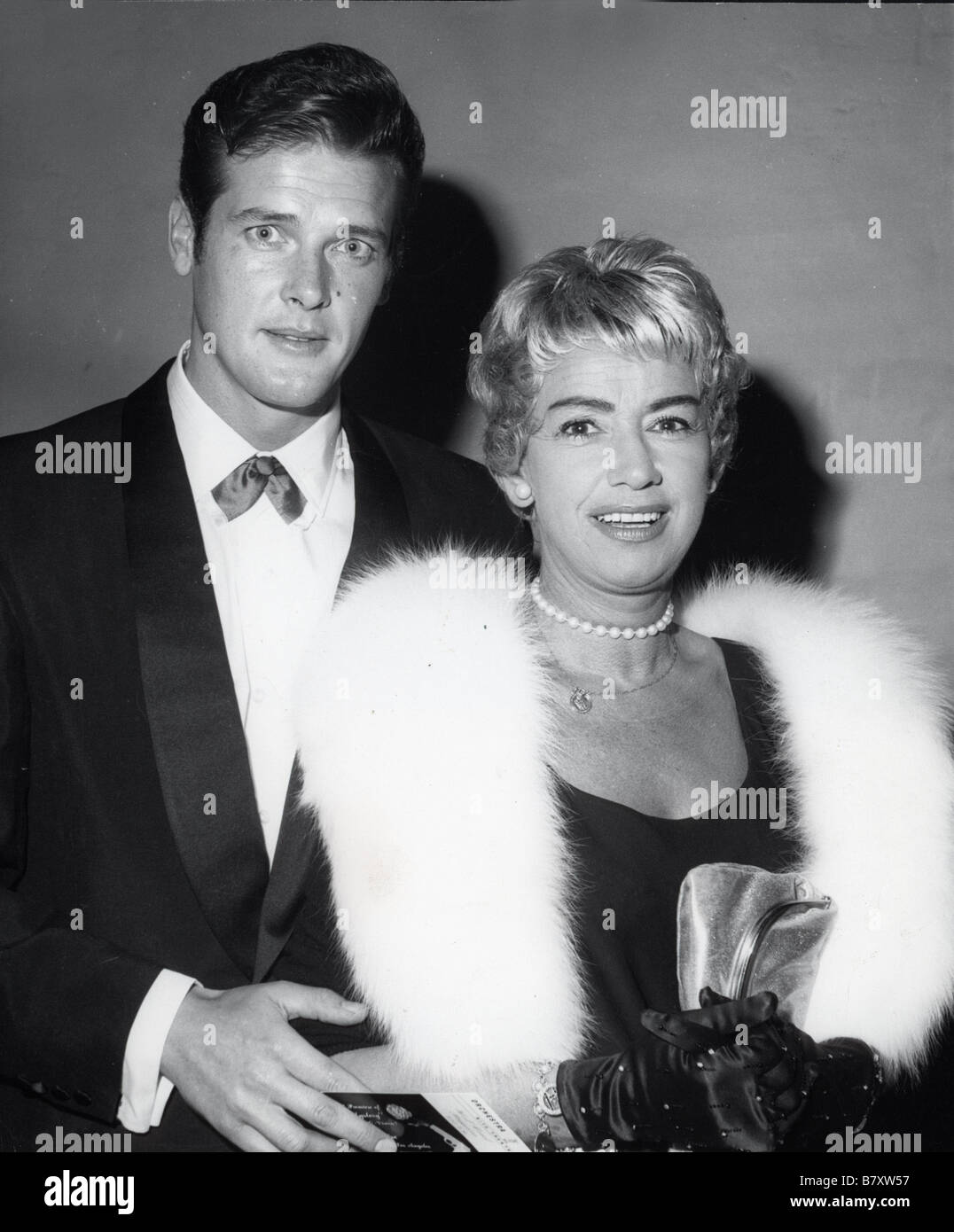 Roger Moore et deuxième épouse Dorothy Squires à Hollywood des années ...