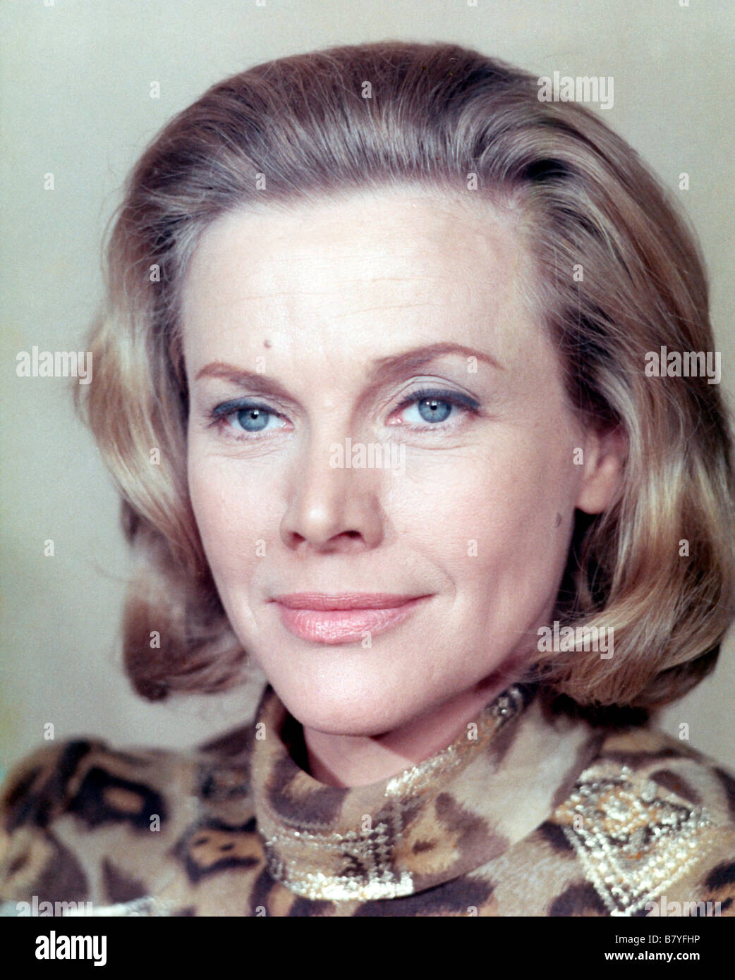 Honor blackman Banque de photographies et d’images à haute résolution ...