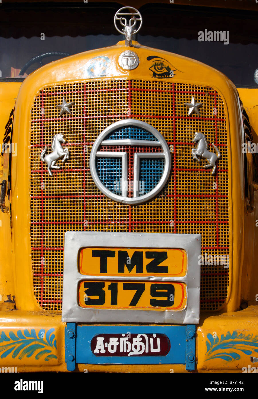 Vintage tata 1210 se truck Banque de photographies et d’images à haute ...