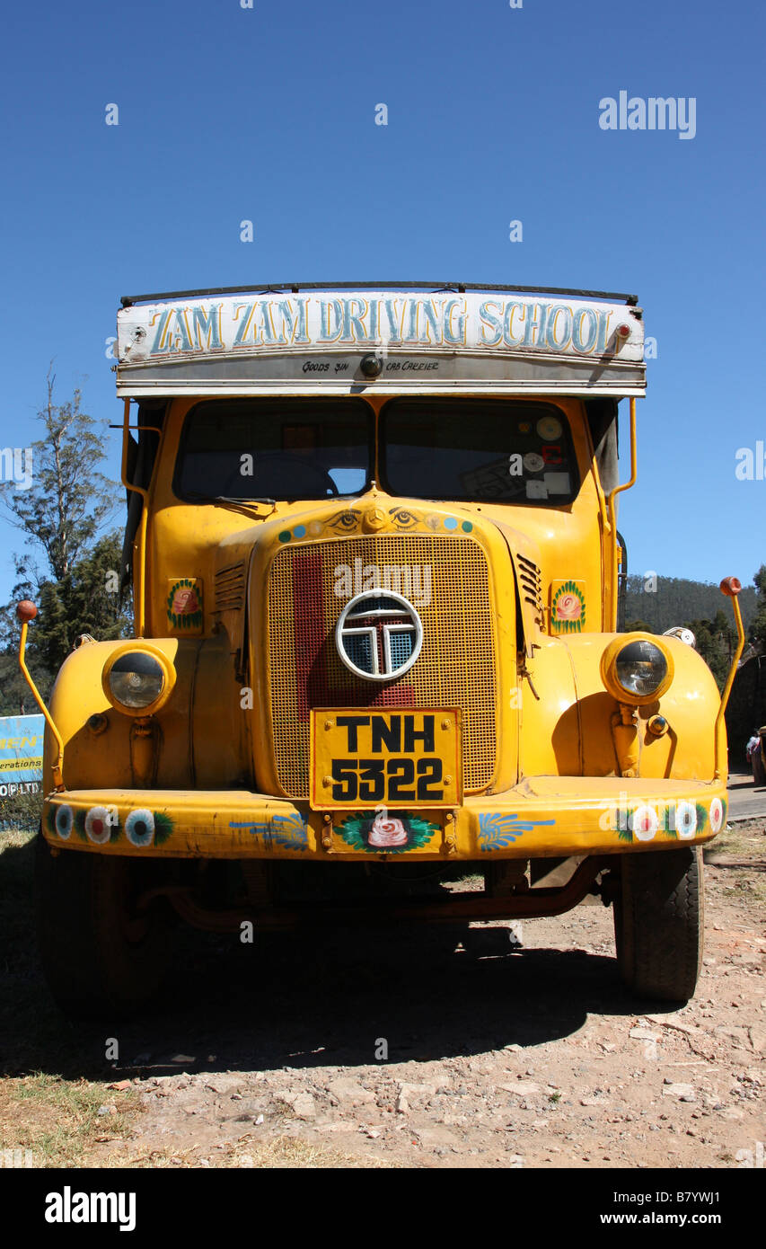 Vintage tata 1210 se truck Banque de photographies et d’images à haute ...