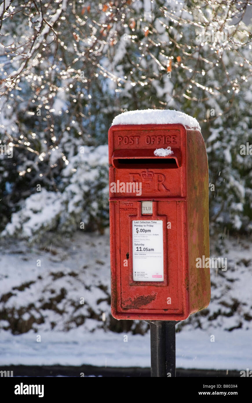 Lettre de neige Banque de photographies et d’images à haute résolution ...
