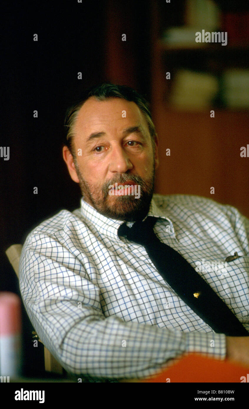 Philippe Noiret Philippe Noiret Philippe Noiret 1985 Photo Stock - Alamy