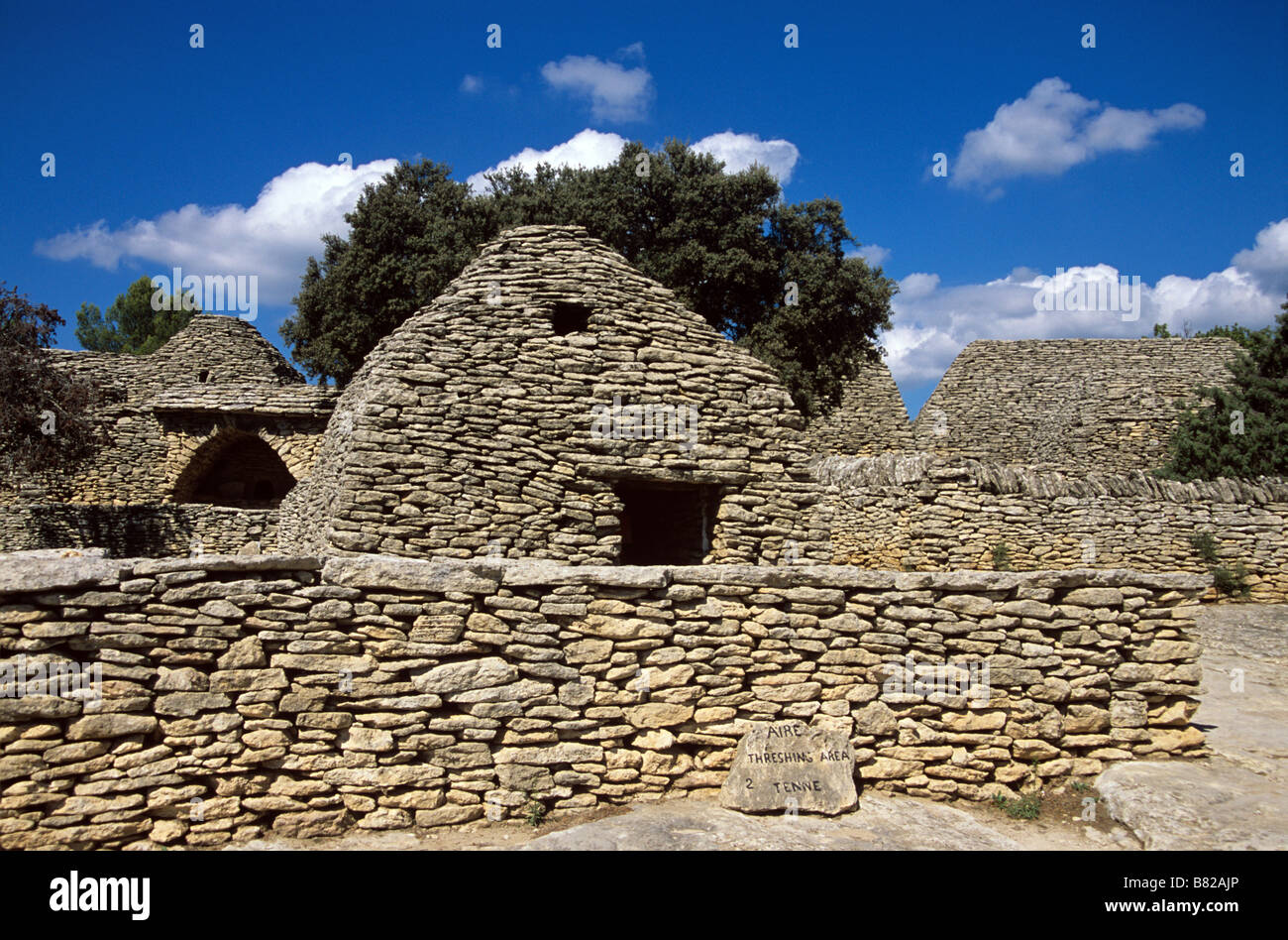 Un traditionnel Borie, une hutte gauloise en pierre ou une maison, la ...
