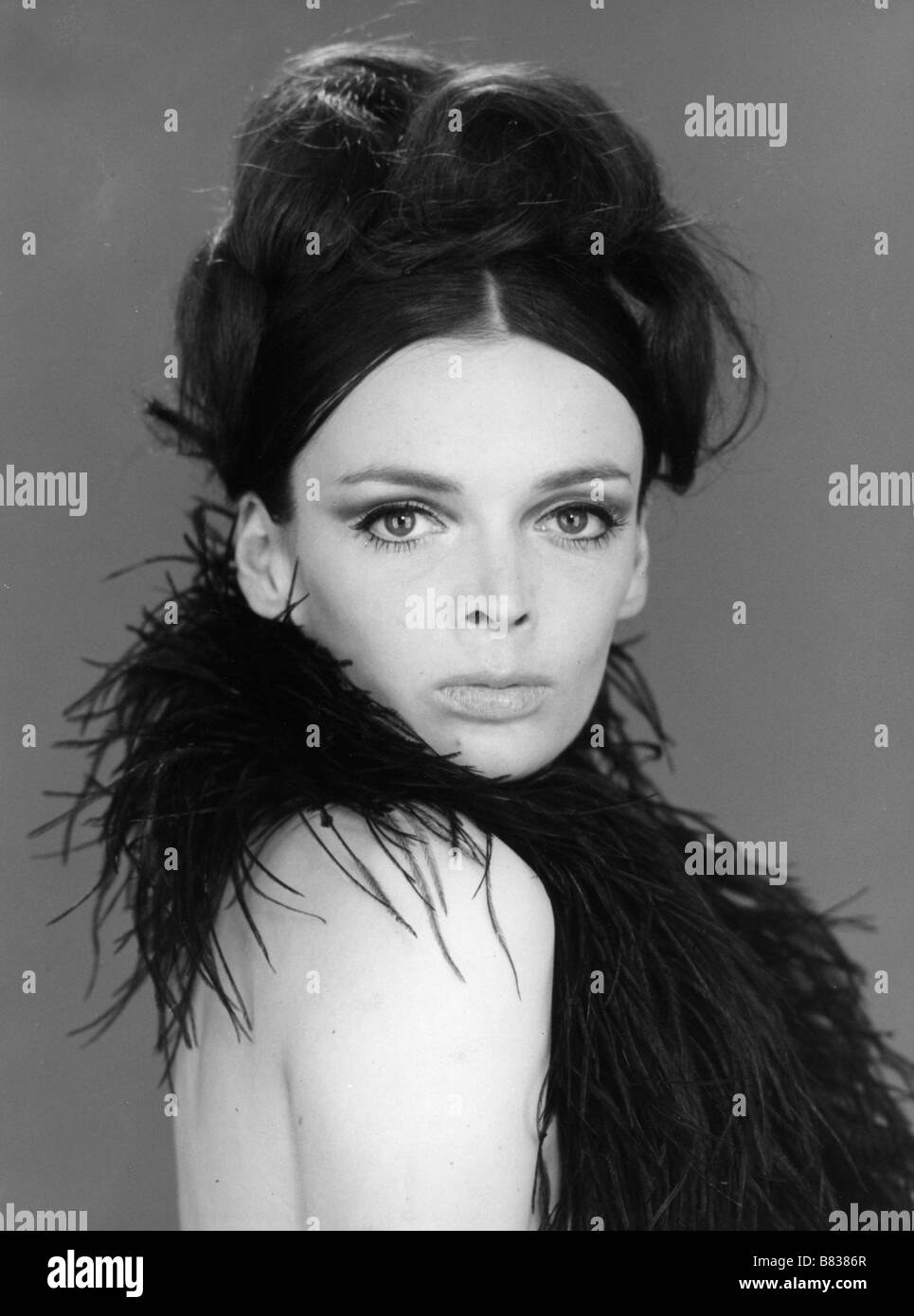 Barbara steele barbara steele barbara Banque d'images noir et blanc - Alamy