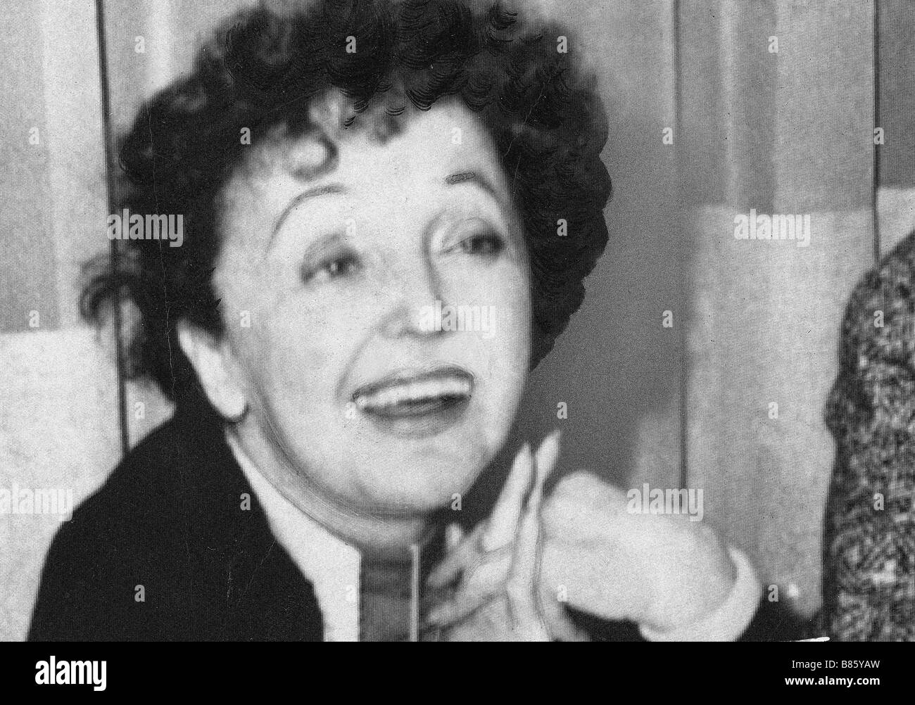 Singer edith piaf Banque d'images noir et blanc - Page 2 - Alamy