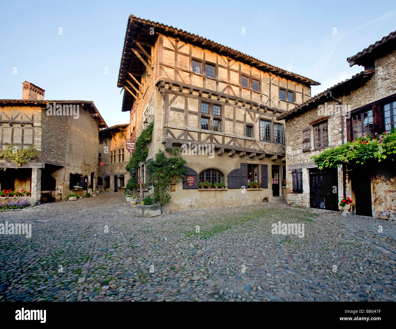 France Perouges Ain une ville médiévale fortifiée, située dans le ...
