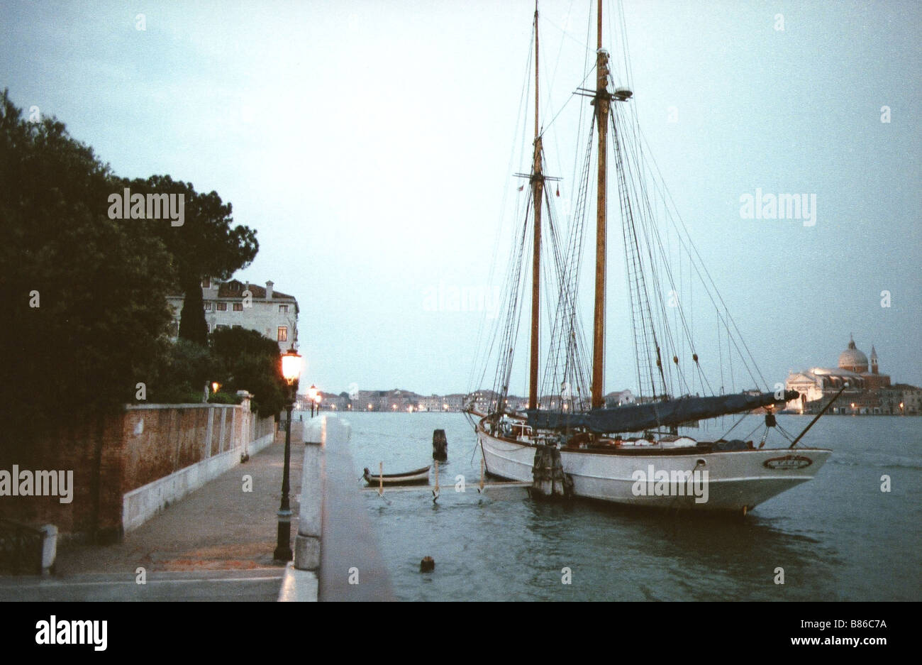 Quai molo Banque de photographies et d’images à haute résolution - Alamy