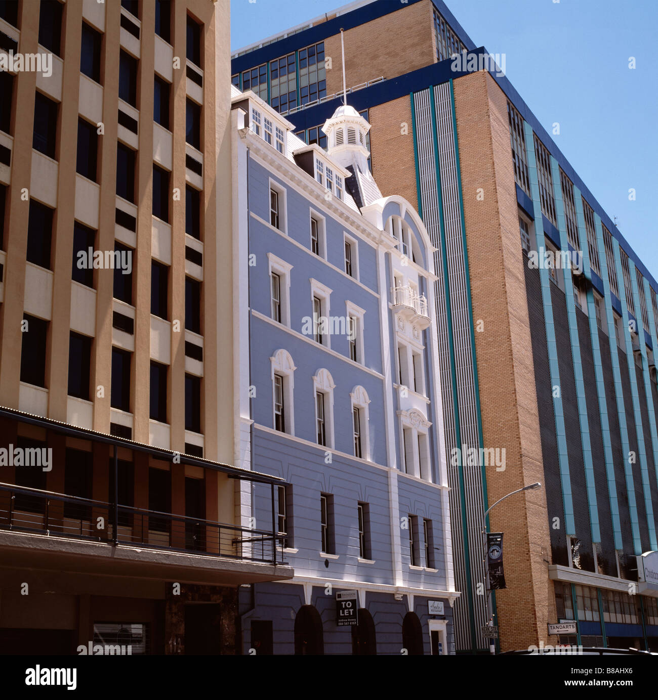 Modern neo colonial architecture Banque de photographies et d’images à ...