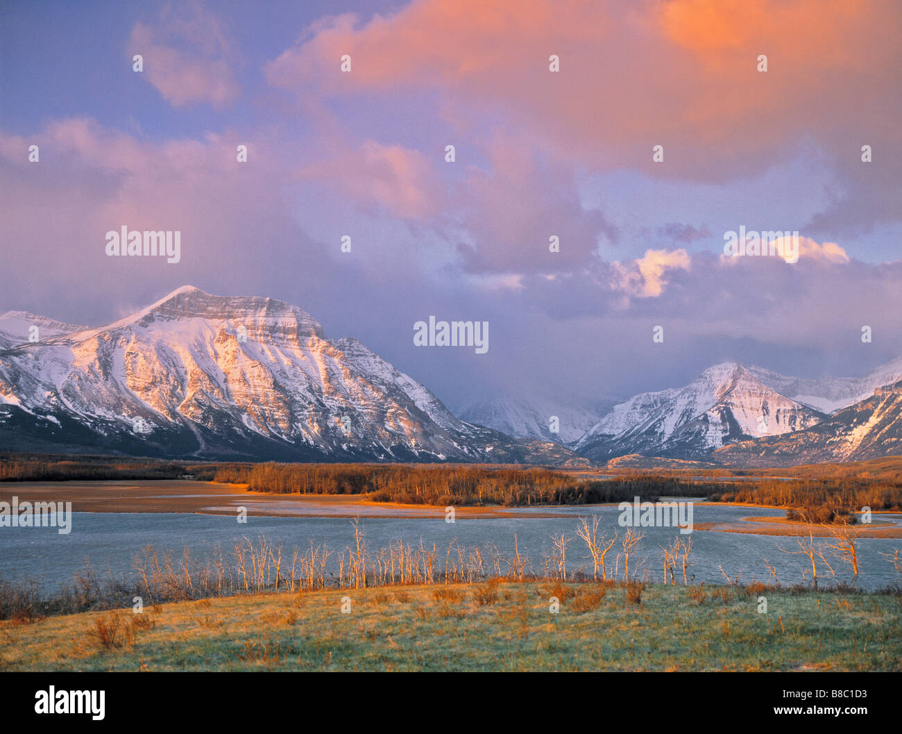 Lac maskinonge parc national des lacs waterton montagnes rocheuses ...
