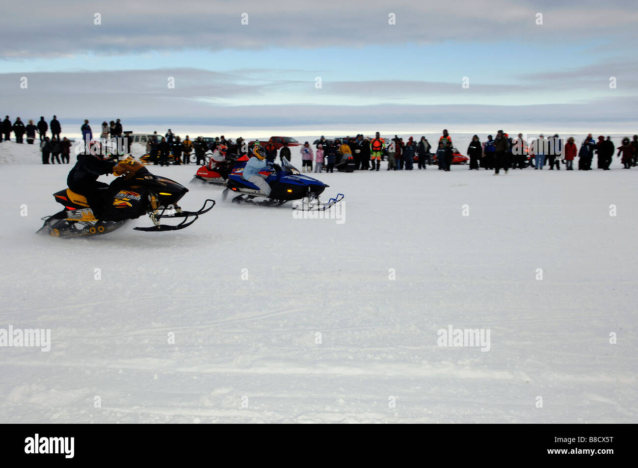 Course de motoneiges, Cambridge Bay, Nunavut Photo Stock - Alamy