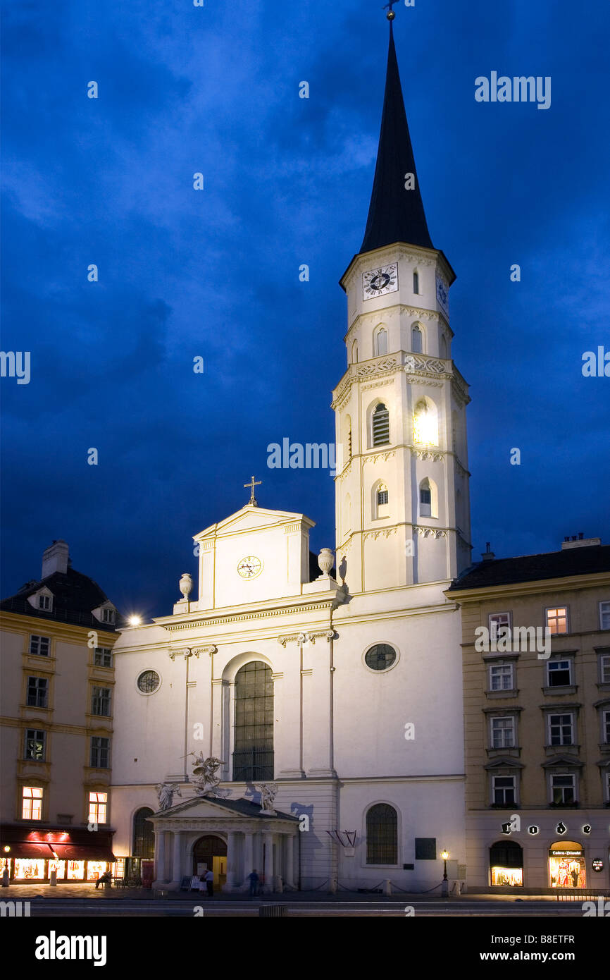 Michaelerkirche vienna Banque de photographies et d’images à haute ...