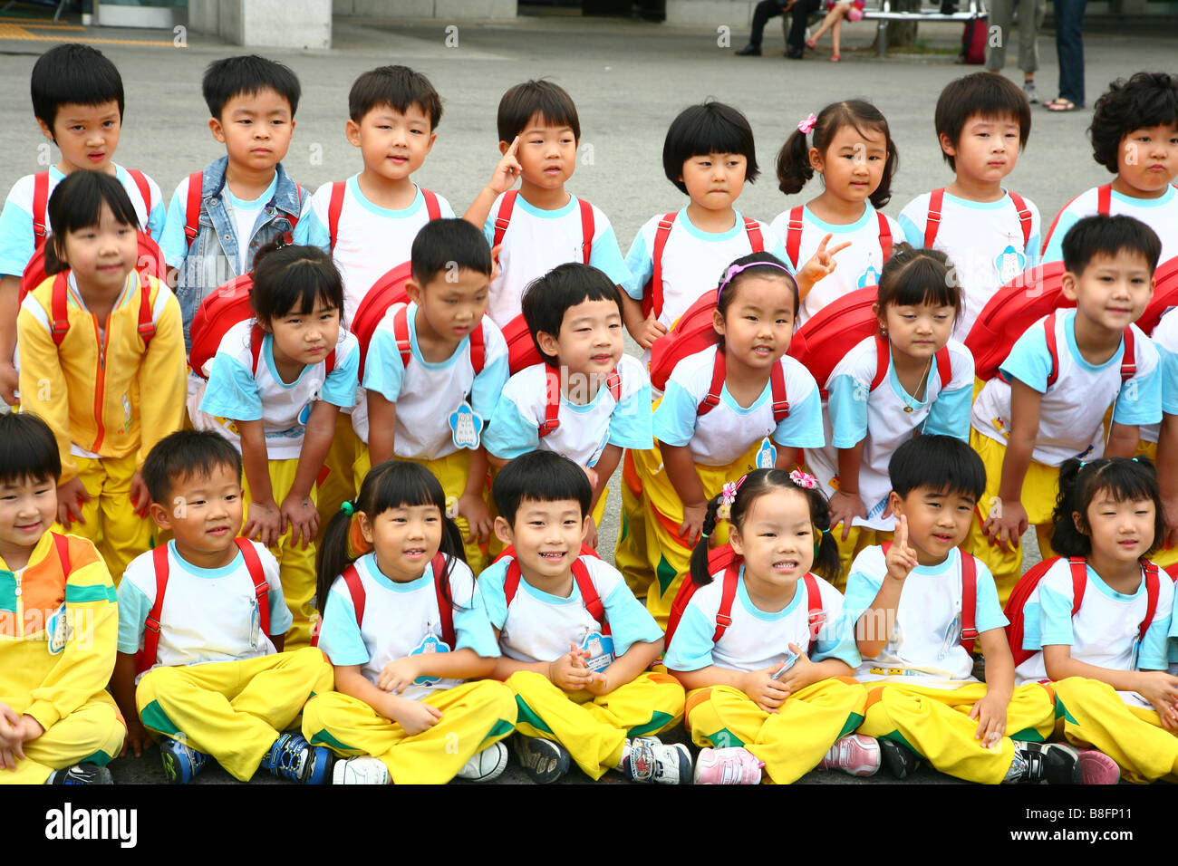 Gyeongju school uniform Banque de photographies et d’images à haute résolution - Alamy