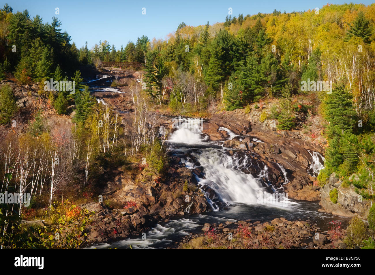 Onaping chutes d'eau Banque de photographies et d’images à haute ...