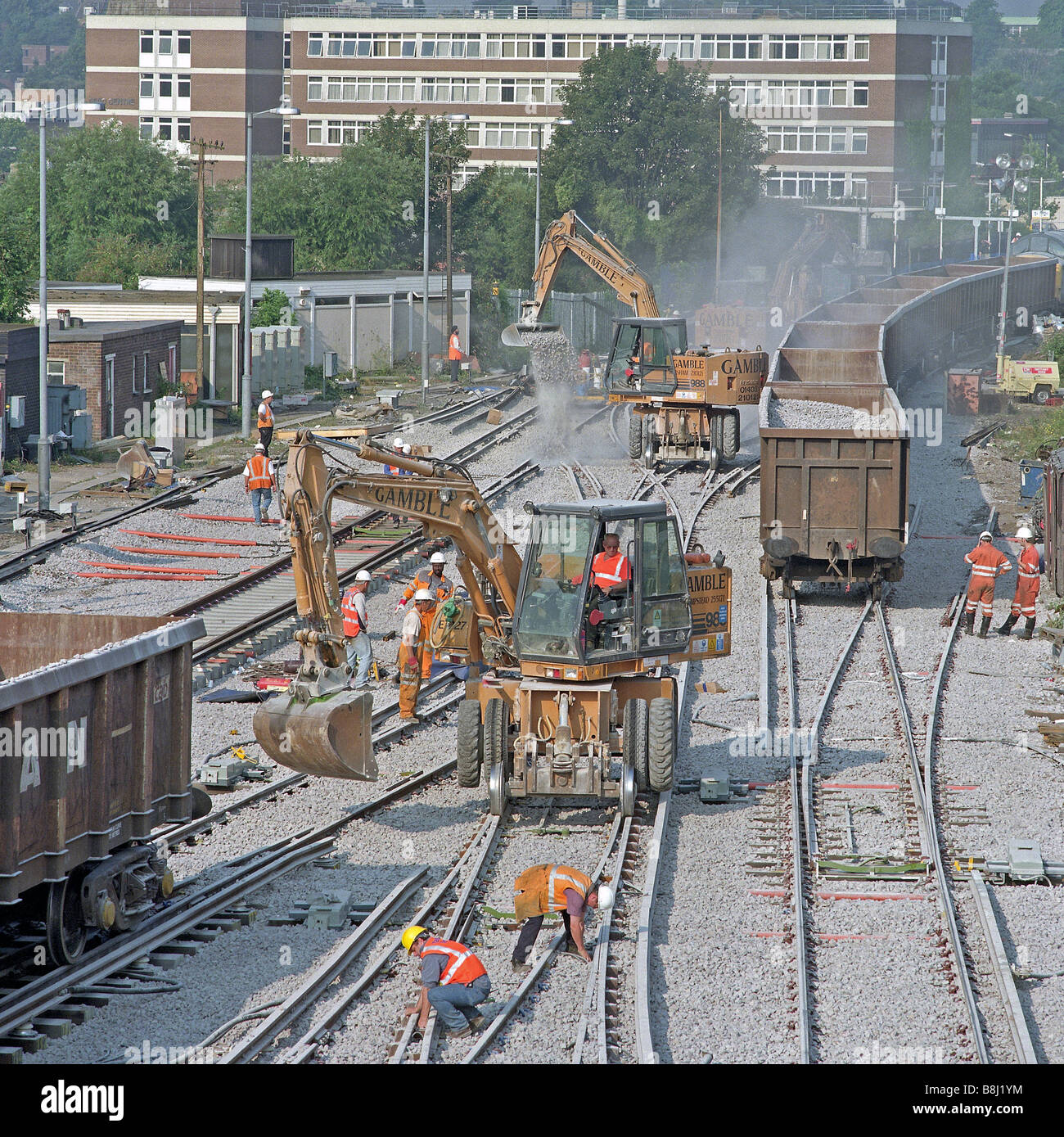 La distribution des machines route-rail de ballast de pierre concassée ...