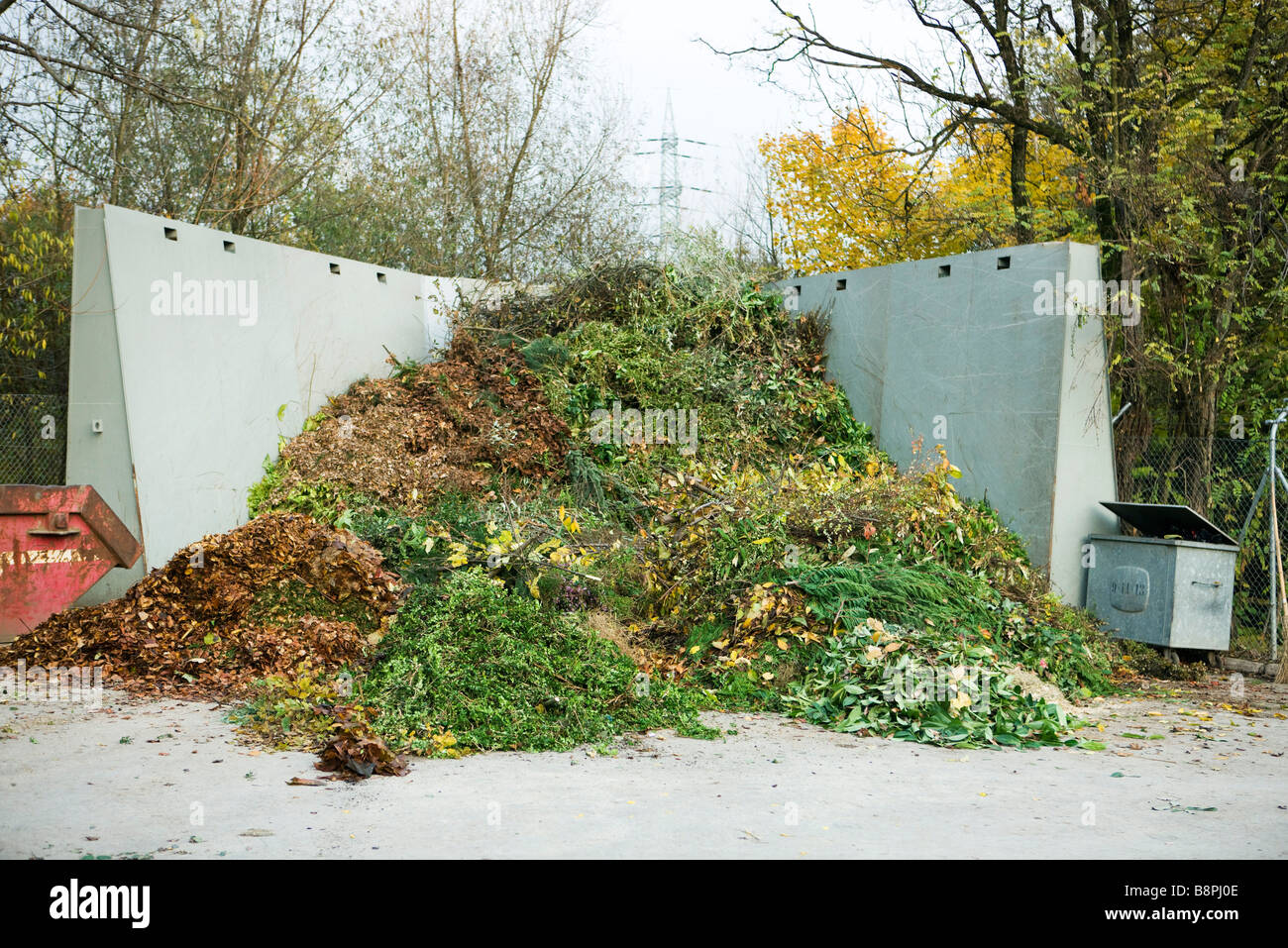 Gros tas de compost Banque de photographies et d’images à haute ...