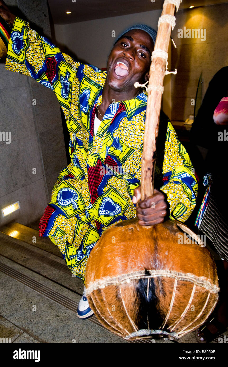 Guinée conakry danse Banque de photographies et d’images à haute ...