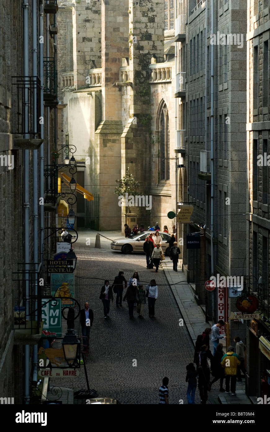 Streets of saint malo Banque de photographies et d’images à haute résolution - Alamy