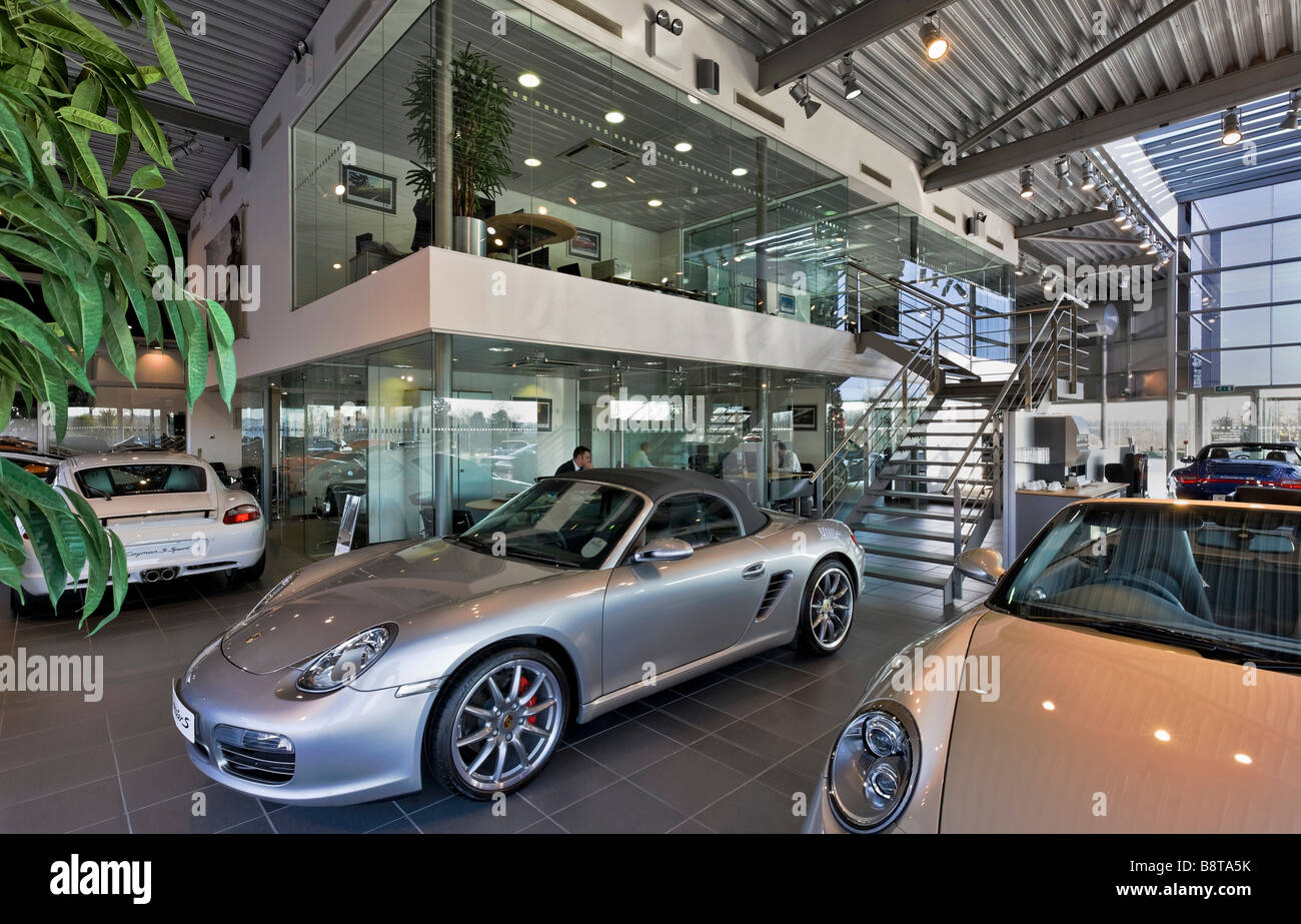 Porsche shop Banque de photographies et d’images à haute résolution - Alamy