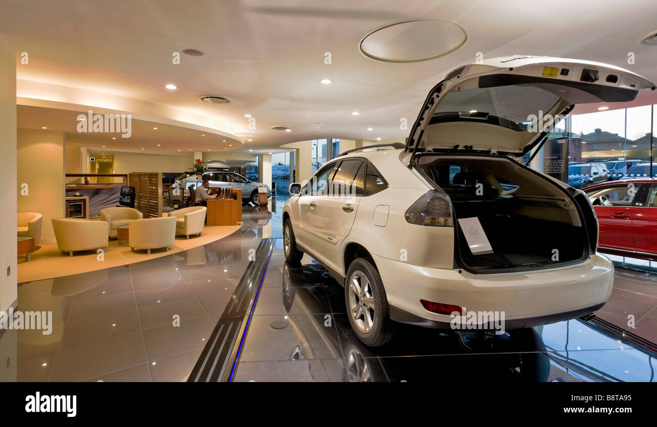 Lexus car showroom interior Banque de photographies et d’images à haute ...