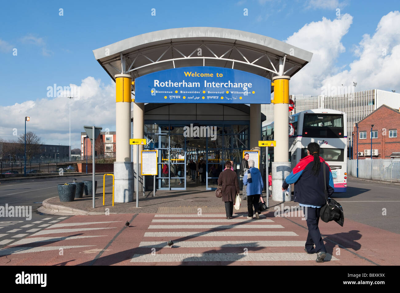 Rotherham bus station Banque de photographies et d’images à haute ...