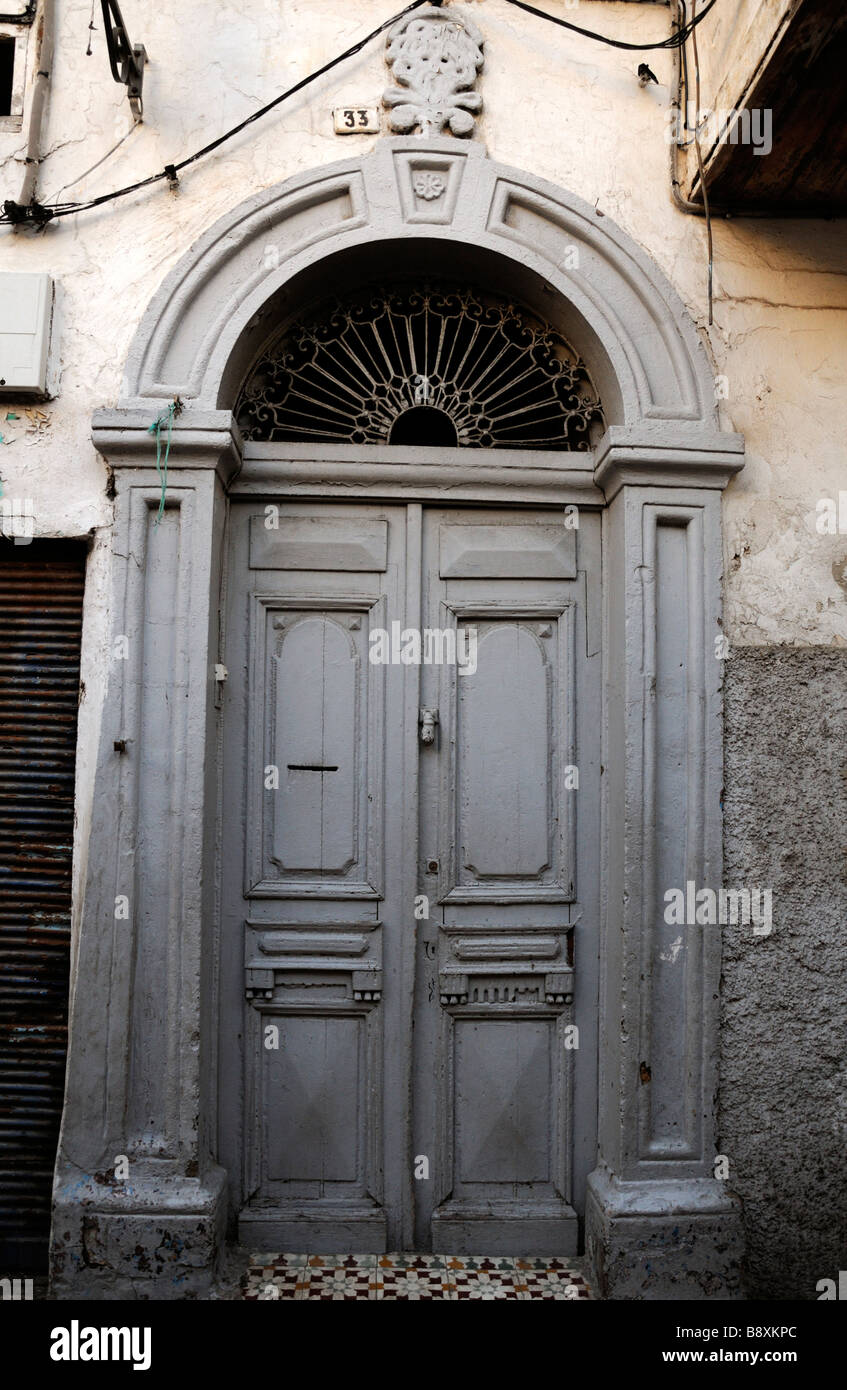 Porte et arcade Banque de photographies et d’images à haute résolution ...