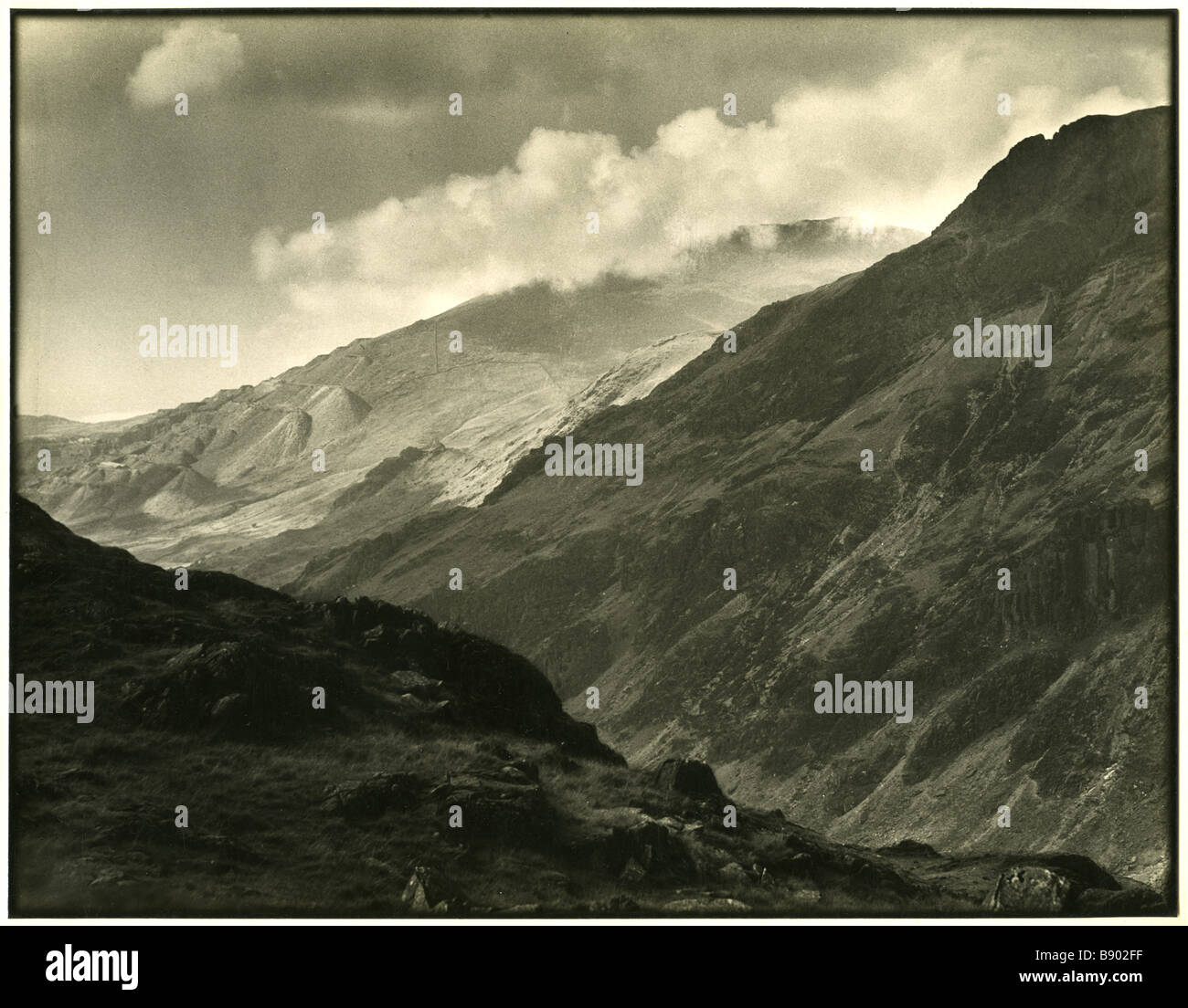 Bwlch coch Banque de photographies et d’images à haute résolution - Alamy