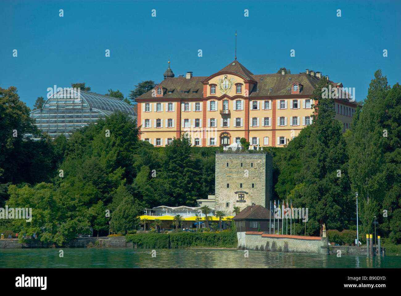 Vue sur le lac du château à île de Mainau Lac de Constance Allemagne ...