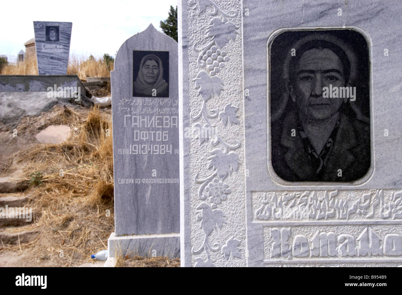 Tombeau de pierre Banque de photographies et d’images à haute ...