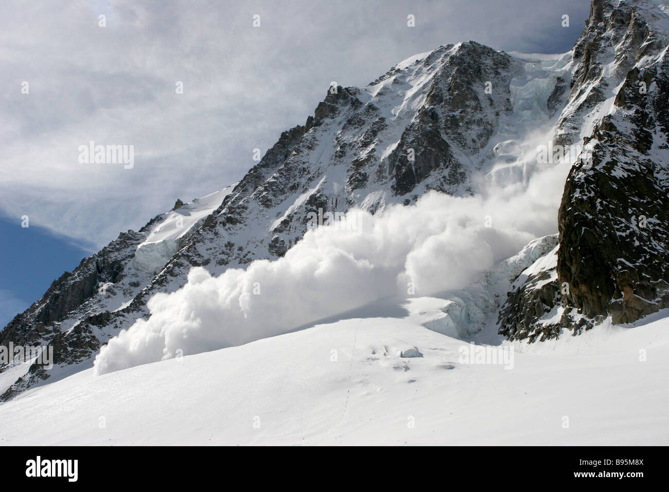 Avalanche snow Banque de photographies et d’images à haute résolution ...