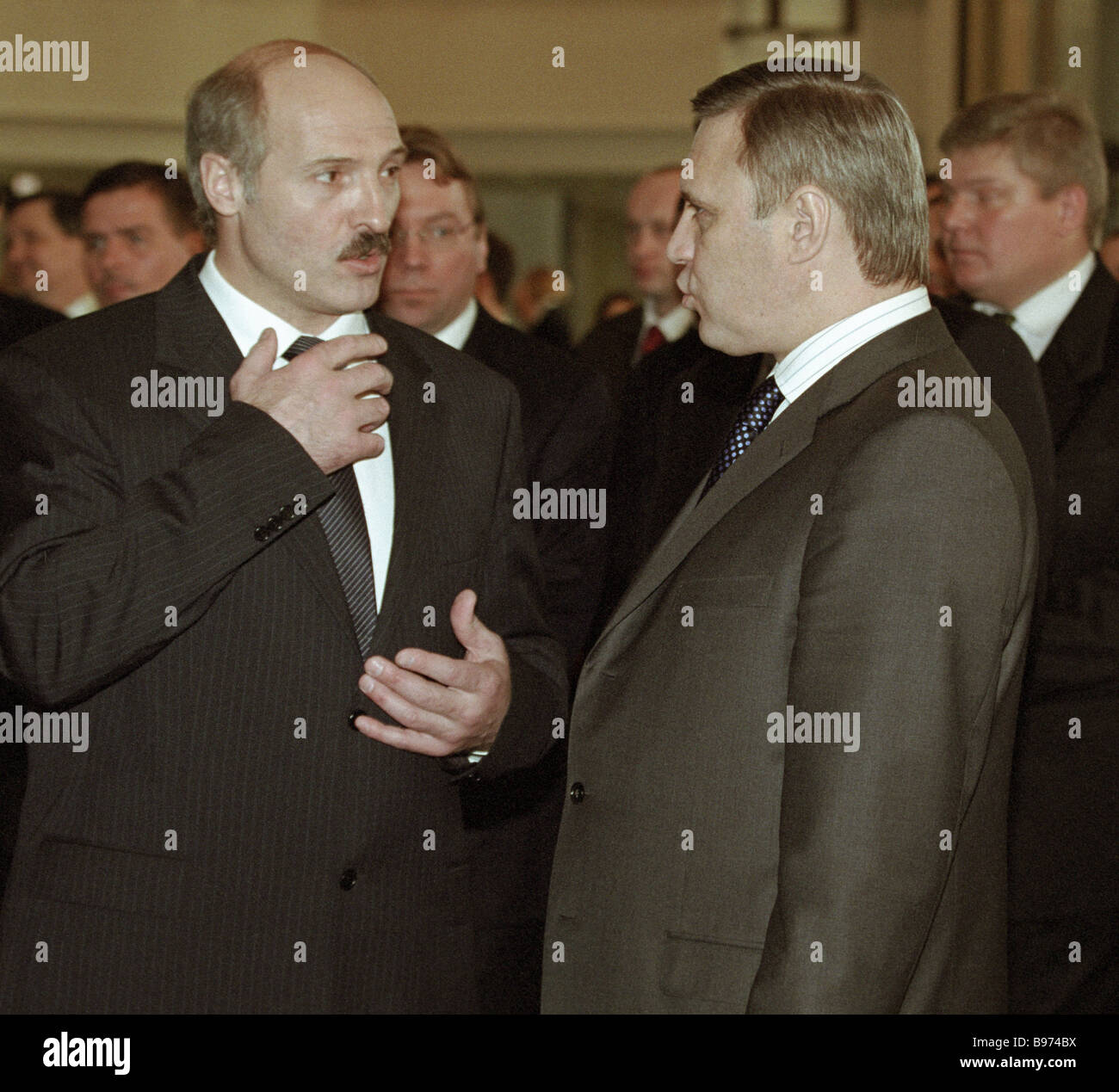 Le Premier ministre russe Mikhaïl Kassianov droit et Président du ...