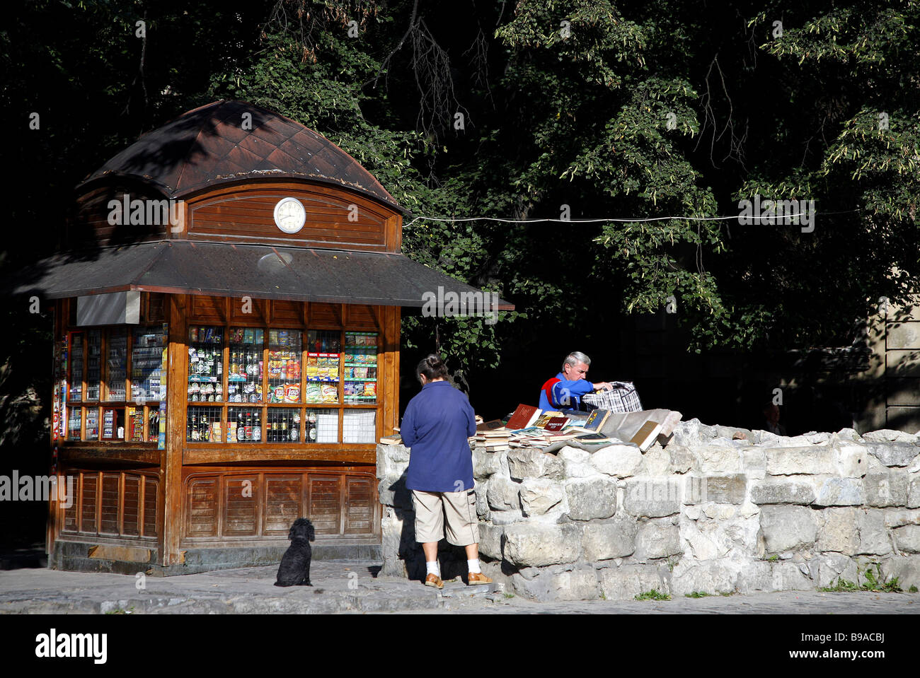 Kiosque à tabac Banque de photographies et d’images à haute résolution ...
