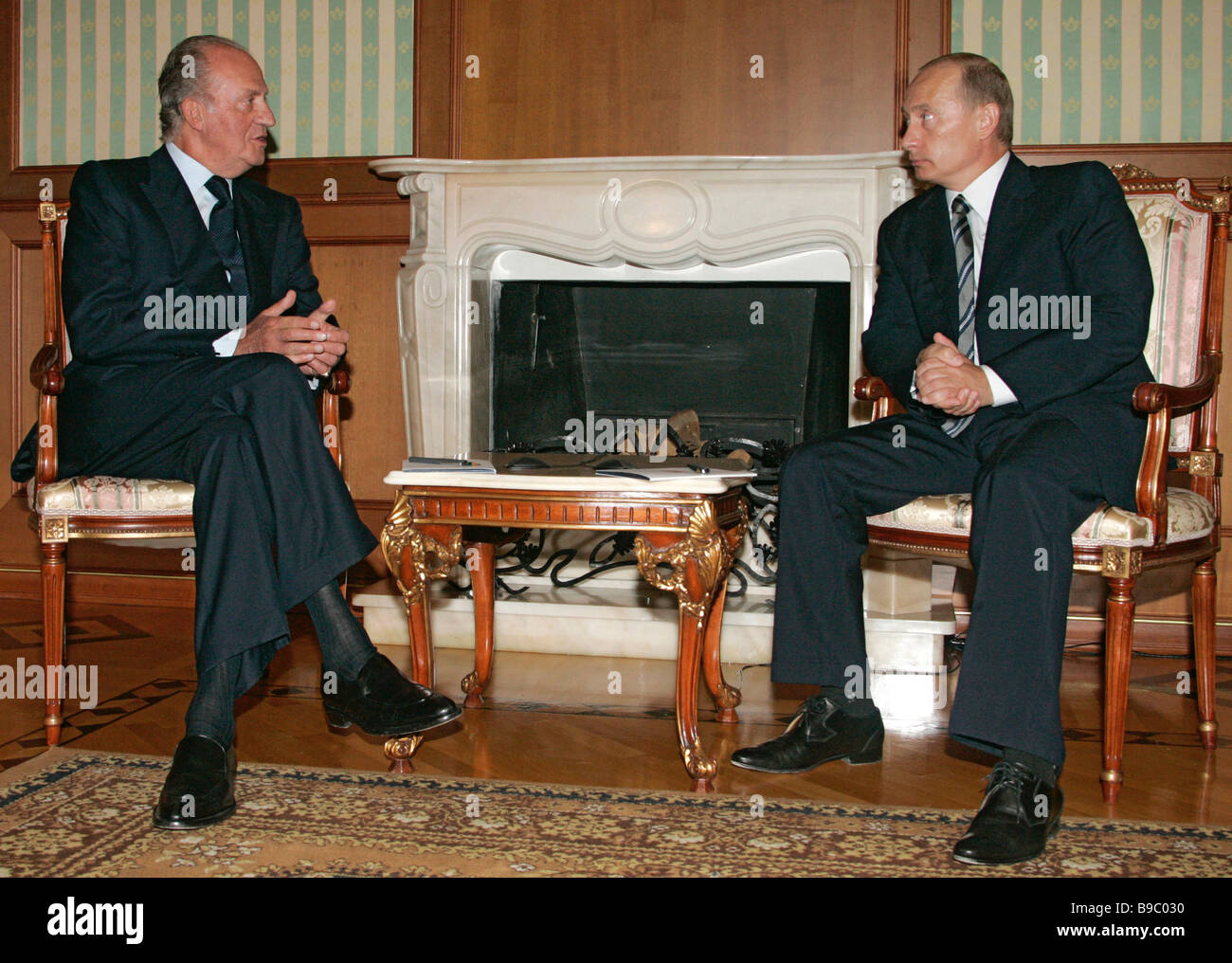 Le roi d'Espagne Juan Carlos I et le président russe Vladimir Poutine ...