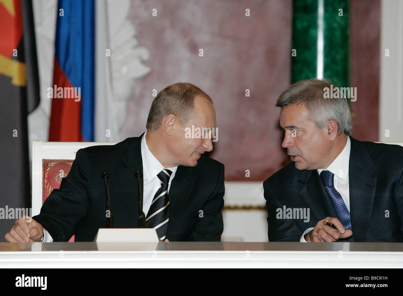 Le président russe Vladimir Poutine et LUKoil PDG Vagit Alekperov ...