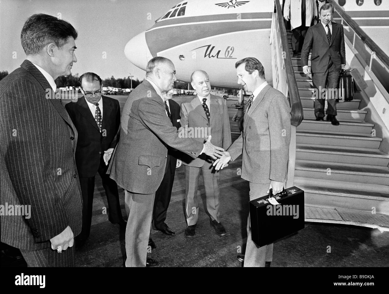 Alexei Manzhulo Sous-ministre du Commerce extérieur de l'URSS accueille ...