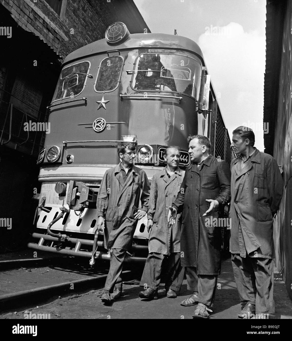 Les pilotes d'essai de la locomotive de l'assemblage de l'usine de ...