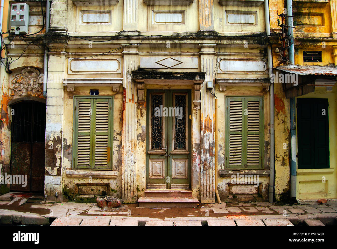 Ancienne architecture coloniale française, Hanoi, Vietnam Photo Stock ...