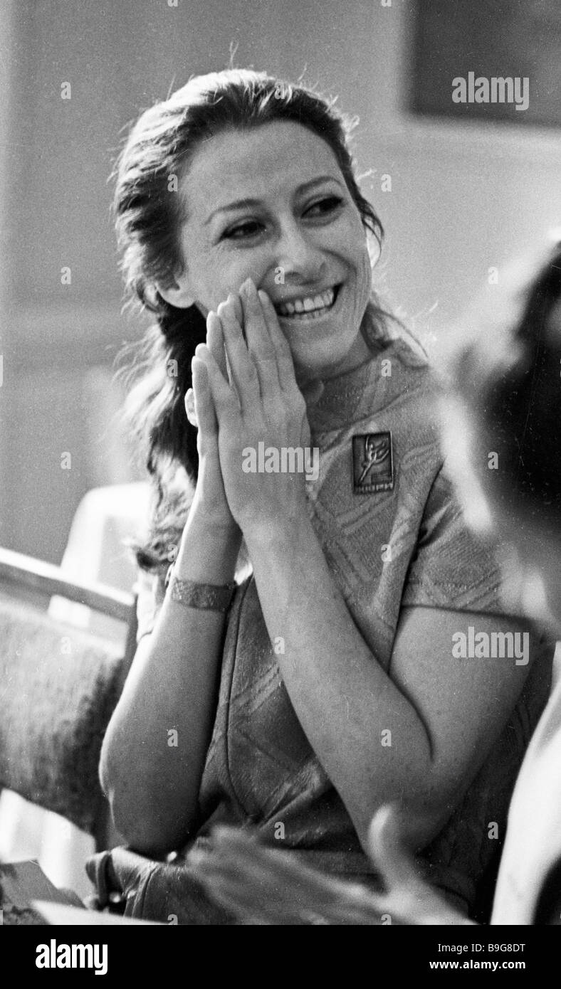 Ballerine Maya Plisetskaya dans le jury du premier concours ...