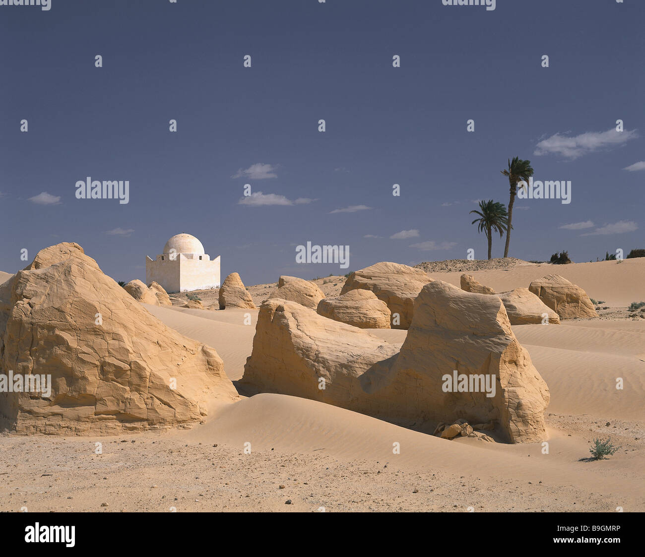 Afrique du Nord Tunisie desert-paysage sable roches Marabout Afrique ...