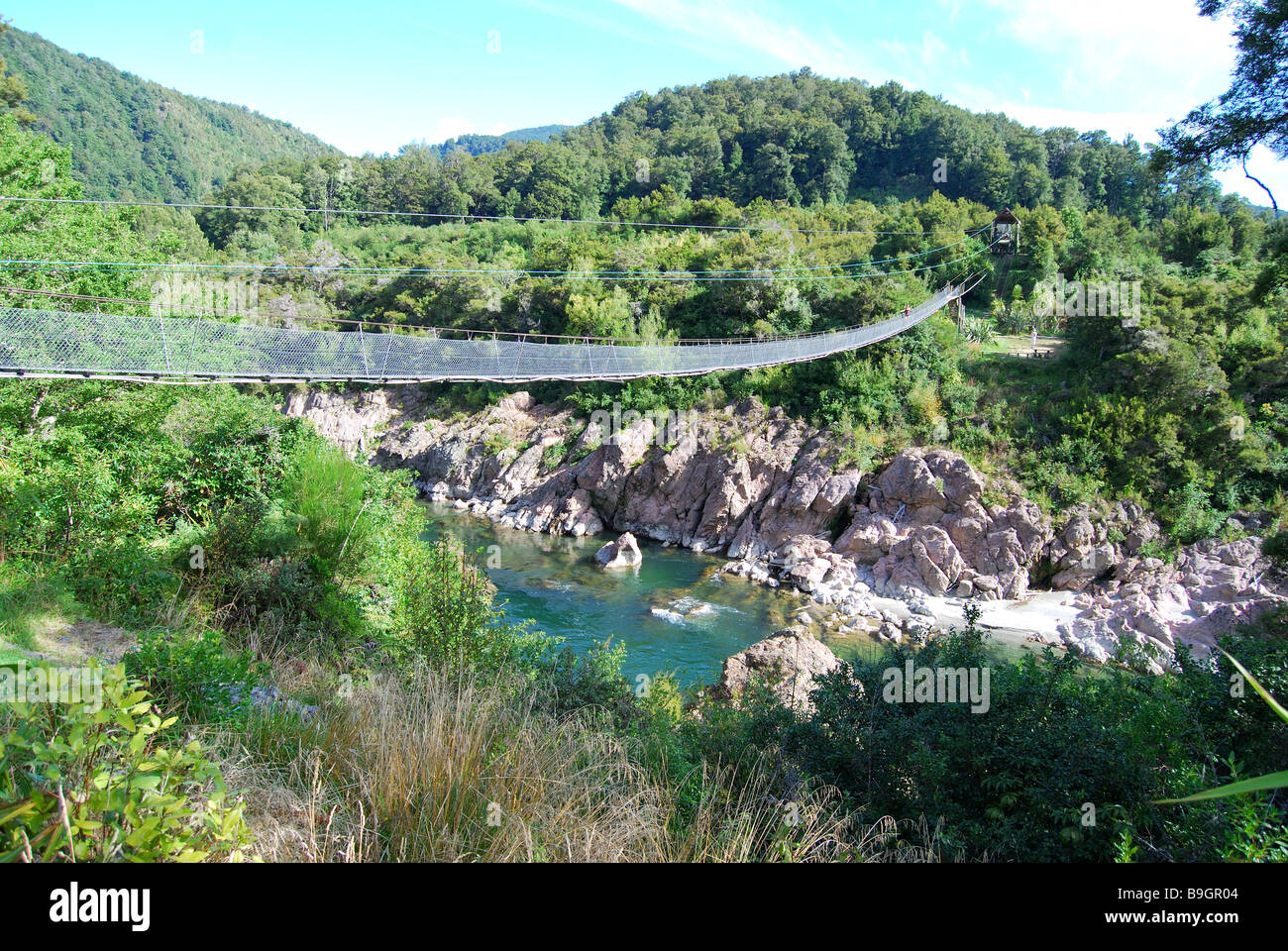 Buller gorge swingbridge Banque de photographies et d’images à haute ...