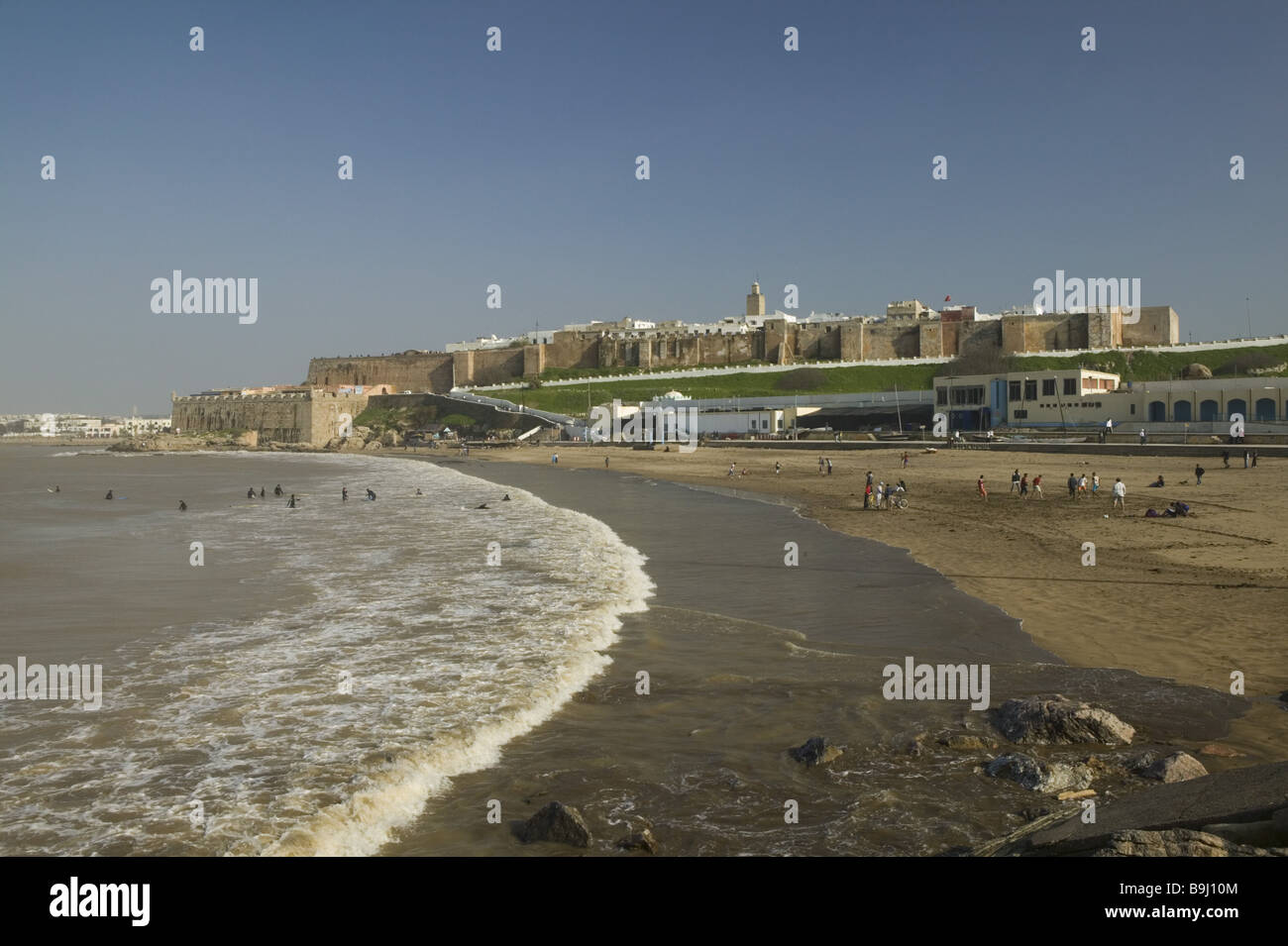 Maroc Rabat Kasbah des Oudaia touristes plage vue ville forteresse ...