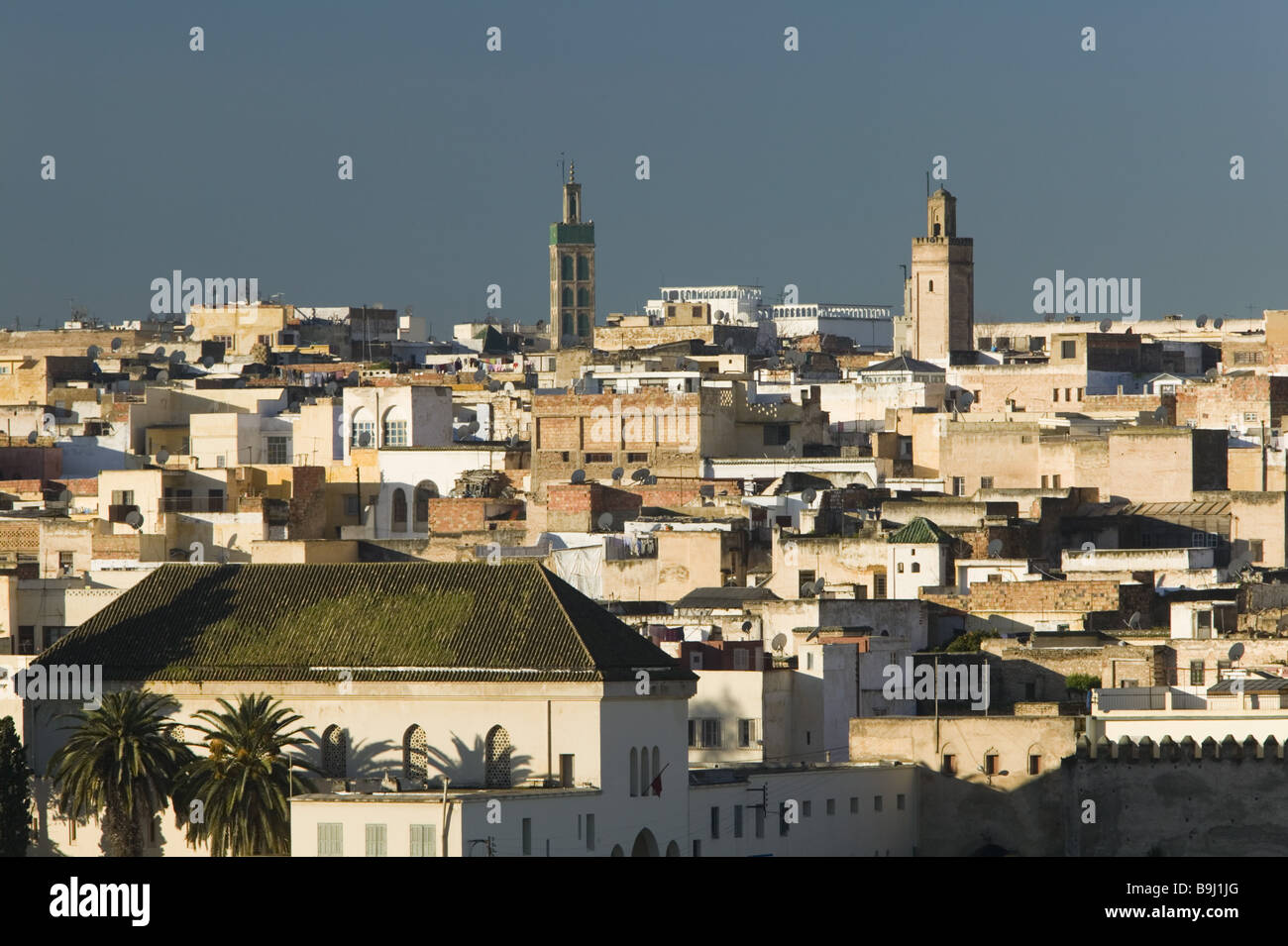 Vue sur la ville de Meknès Maroc Medina ville Vieille Ville tours ...