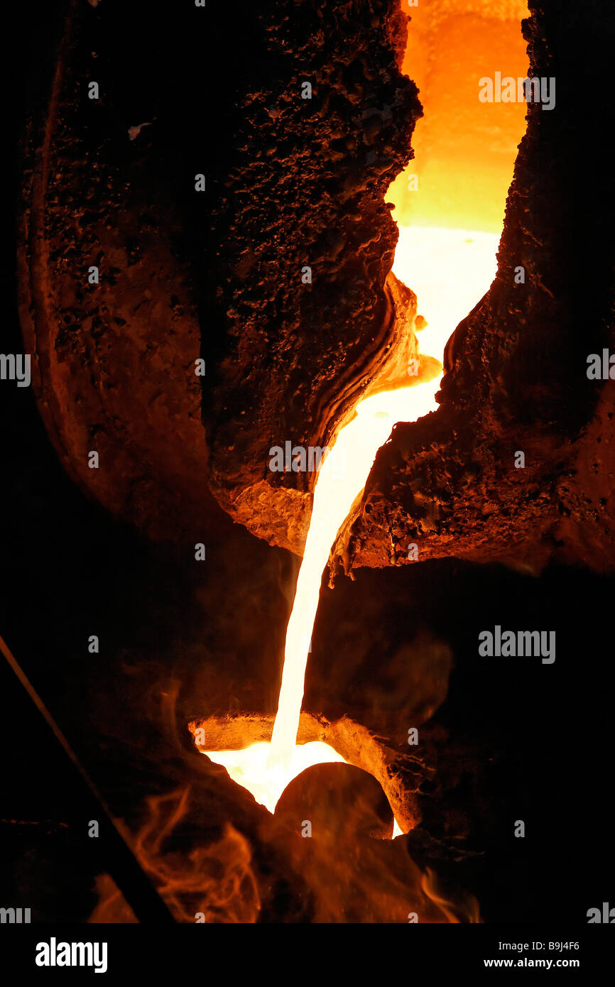 Fer fondu Banque de photographies et d’images à haute résolution - Alamy