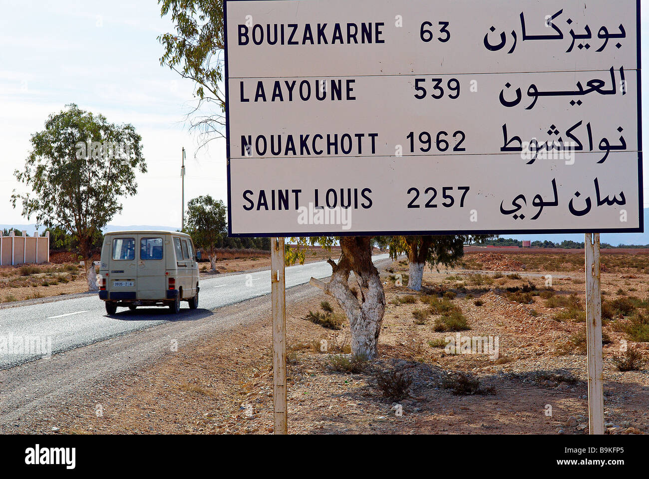 Panneaux de signalisation de maroc Banque de photographies et d’images ...