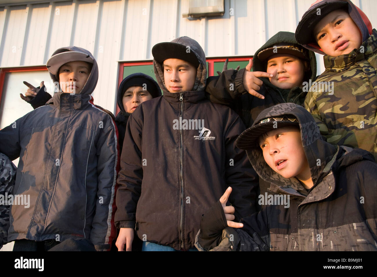 Enfants inuits canada Banque de photographies et d’images à haute ...