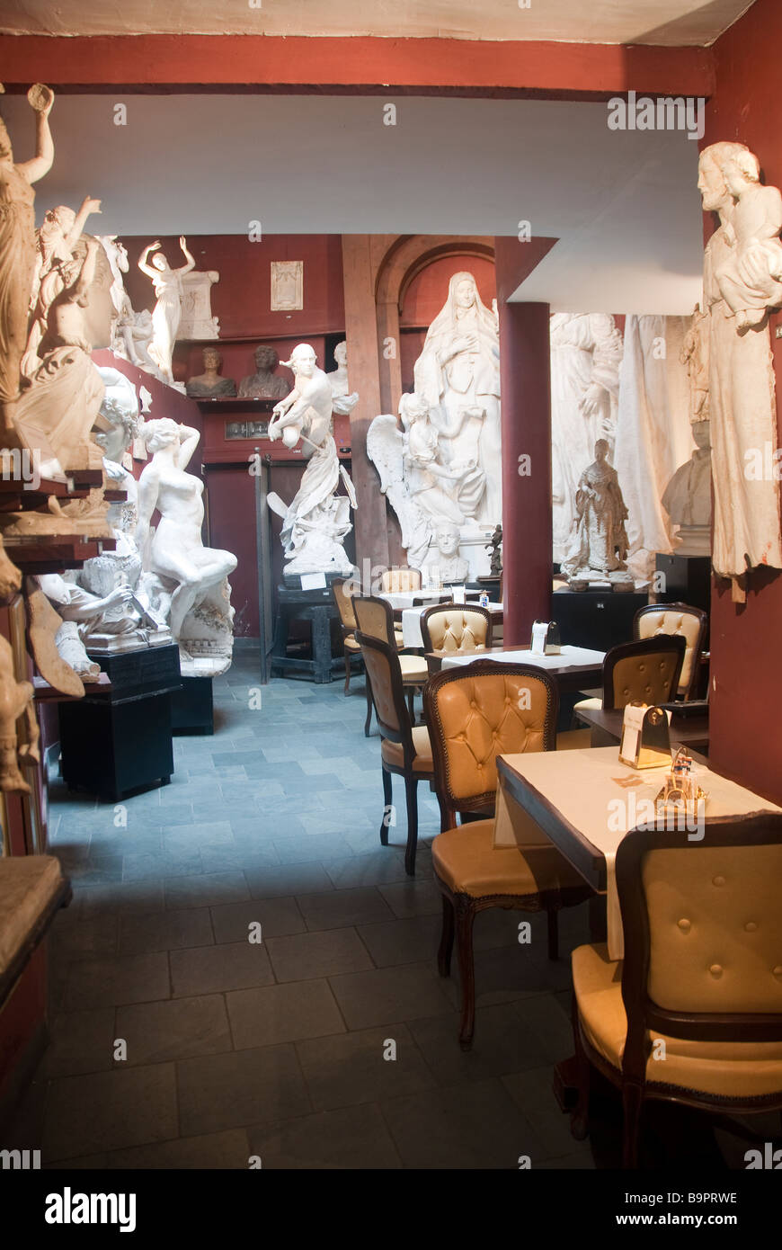 Musée Canova-Tadolini et maintenant un café avec les plâtres du xixe ...