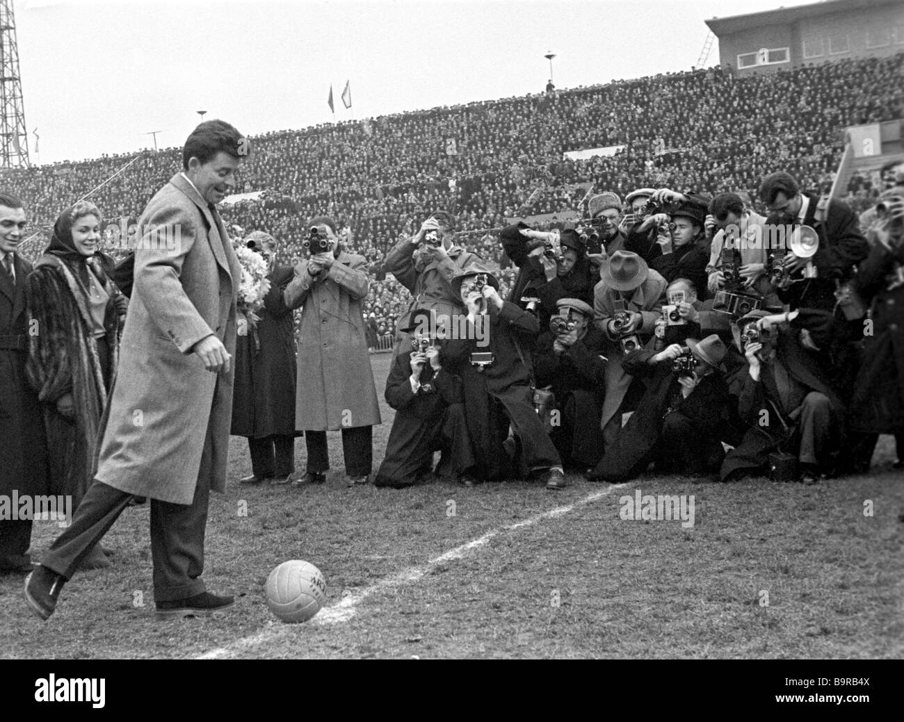 Une France U S S R match de football bien connu l'acteur français ...